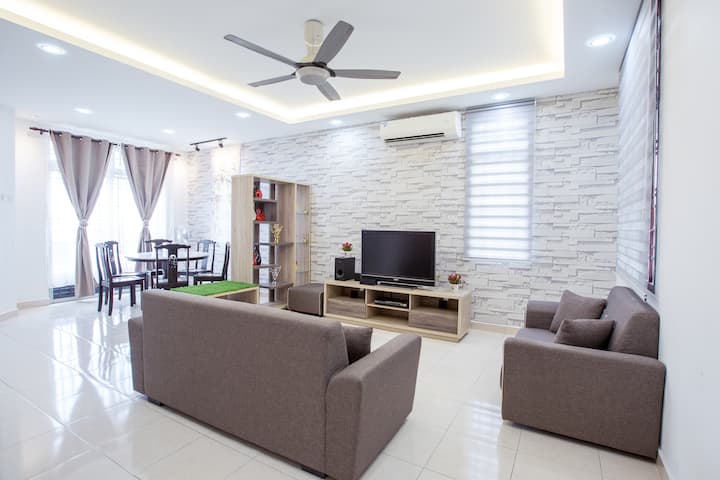 Bukit Indah 8-16 Pax 5 Min To Aeon Mall - Iskandar Puteri