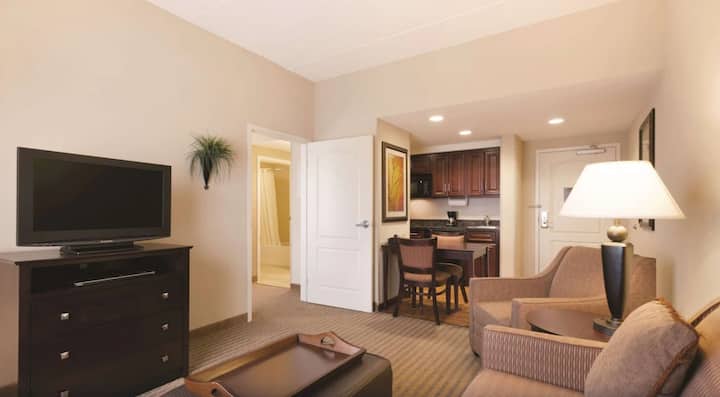 Suite 2-bedrm For 8 - Lake Arrowhead, Circle Pines