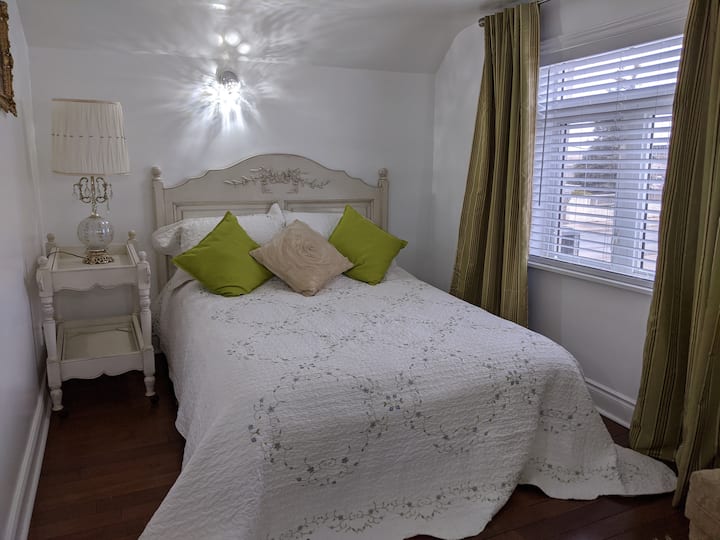 Cozy Etobicoke Suite - Mississauga