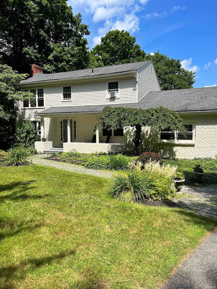 Litchfield Family-friendly Country Home - Goshen, CT