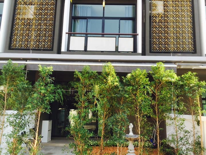 D. Whole House 4-bedroom, Peace , Easy Grab/bolt - Bangkok