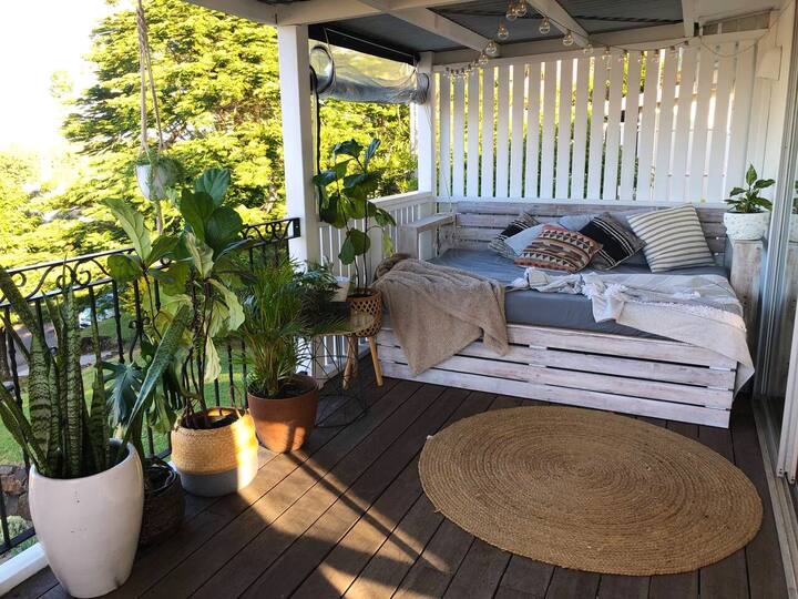 The Coastal Cottage - Coolangatta