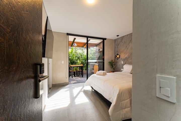 100mb Wifi, Nature, Loft In Poblado Heart, Ac Pool - Medellín