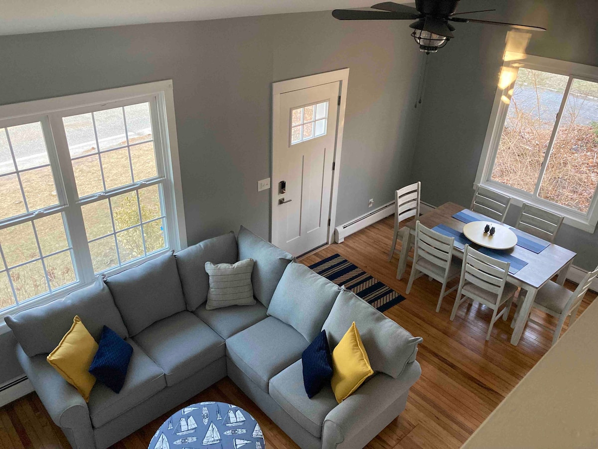 Craigville Beach Cottage, .4 mile from beach! - Houses for Rent in ...