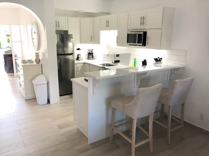 Luxurious, Beachside, W/ Pool! - Saint John's