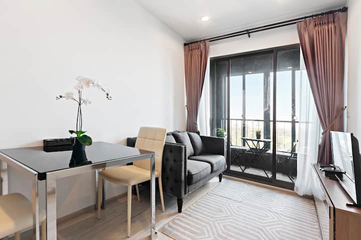 Living Cozy @ Ideo Mobi Sukhumvit 5 Mins Bitech - Bangkok