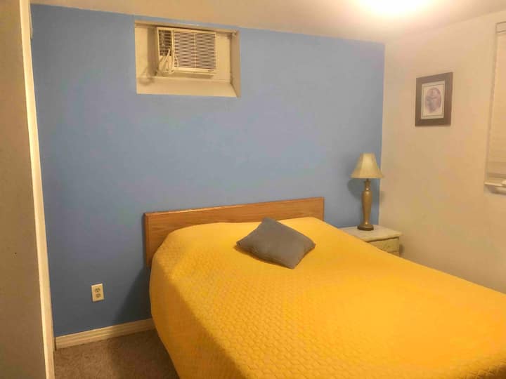 Basement Unit Near Downtown! - Sioux Falls, SD