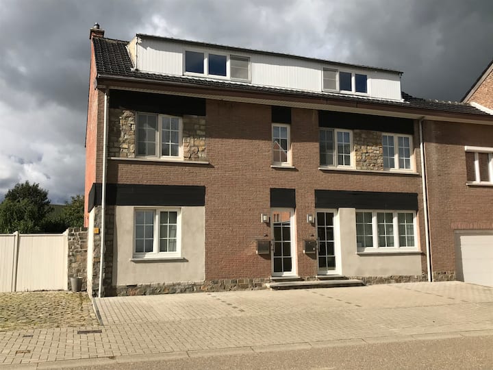 Cozy Vacation Home For 8 Persons In Heers - Borgloon