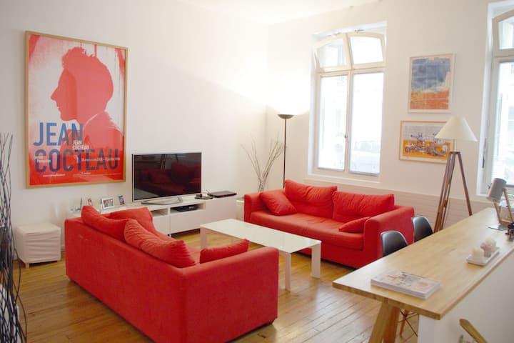 Appartement Avec Patio Au Pied De Montmartre - Paris