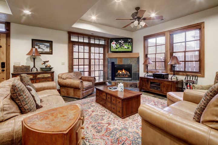 The Park Avenue Hideaway | 4br Walk To Pcmr & Main - Park City