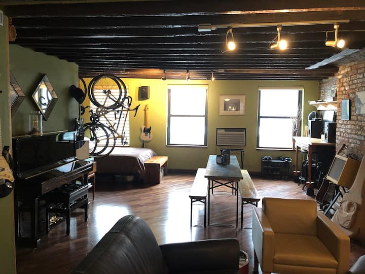 East Village Loft With Piano & Patio - New York