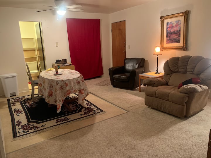Favorite Find Five Studio Apt. - Aurora, CO
