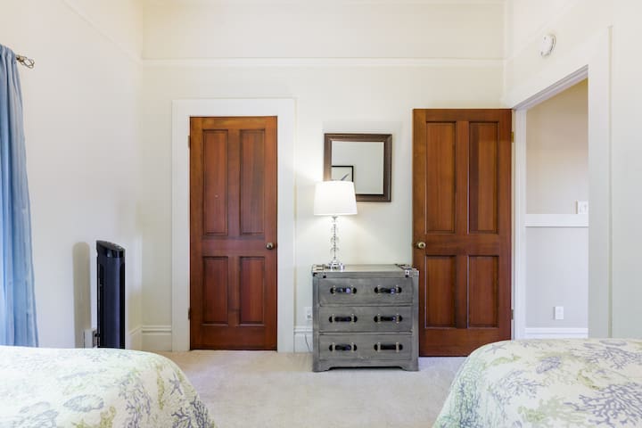 Vacation Rentals, Homes, Experiences & Places - Airbnb