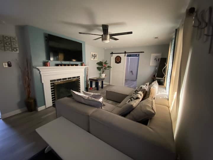 3br W/sauna, Tanning Bed, Hot Tub 3.9 Miles Fromnd - South Bend, IN