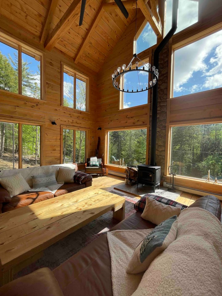Winter Lodge - Hot Tub, Sauna, Fire Pit, Sleeps 20 - Grafton, VT