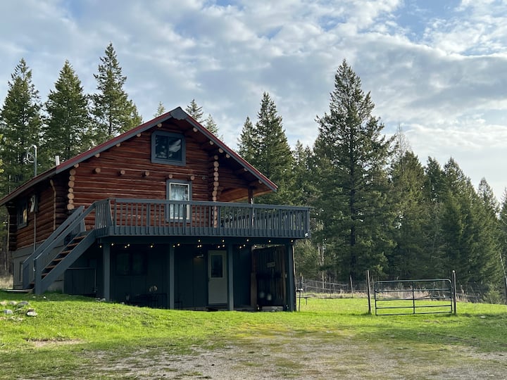 Montana Log Cabin -Private Acreage. Big Views - Montana