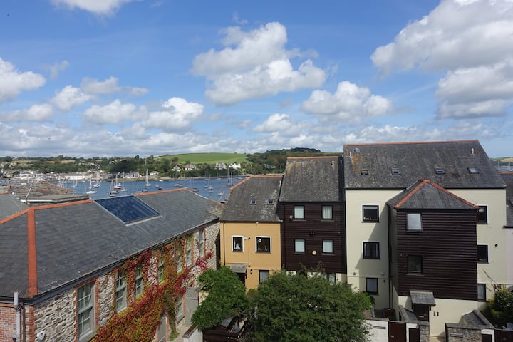 Bright Spacious Flat In The Heart Of Town - Falmouth