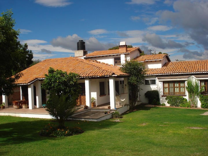 Casa A Tres Cuadras Del Centro. - Tequisquiapan