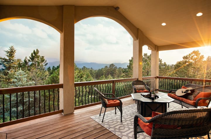 ✔️Clean★quiet Home★king Bed★hot Tub★scenic Views✔️ - Black Forest, CO