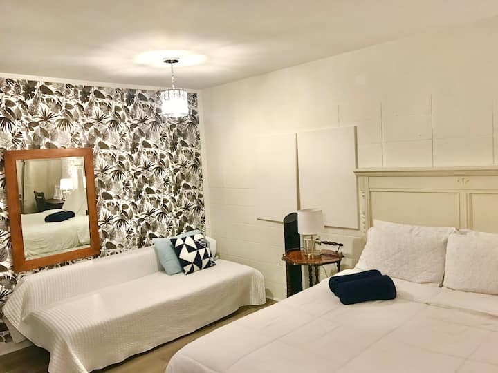 Waikiki Gold 2-6-028:004 Rental 30 Day Min - Honolulu, HI