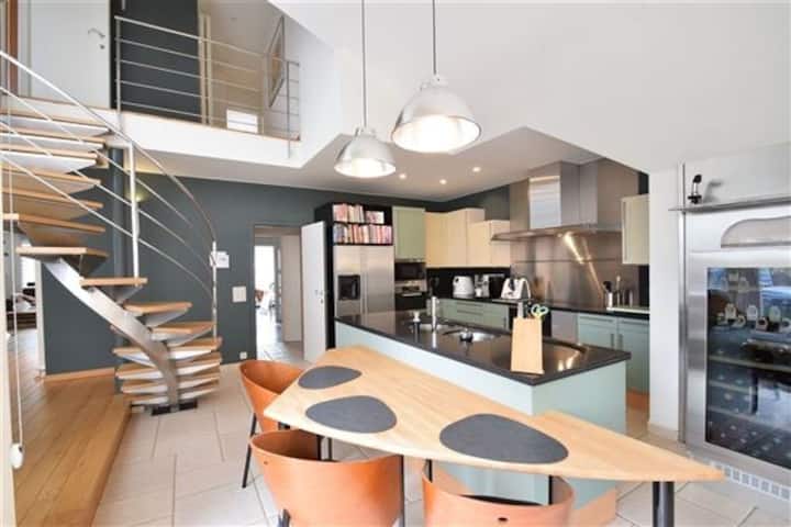 Big And Comfortable Triplex Appt (10p) In Knokke - Bruges