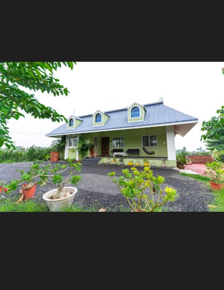 The Enchanting Meadow – 2-acre Retreat - Indore