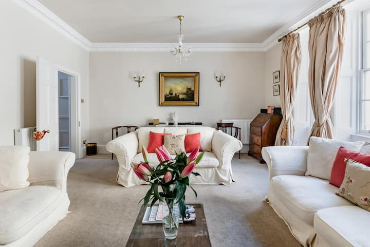 Discover Bath From Captivating Central Georgian Home - Bath