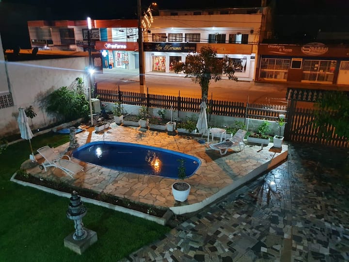 Ar Condicionado, Piscina, Tv Cabo, Até 24 Pessoas - Guaratuba