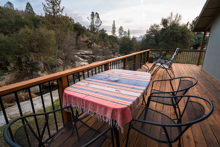 The River Falls House - Oakhurst, CA