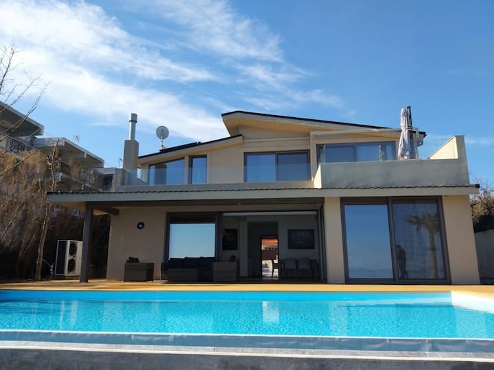 Villa Joy - Luxury Villa On The Waves - Неа-Макри