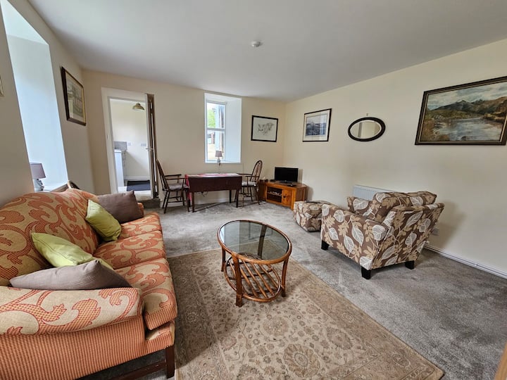 1 Bed Cottage - Working Farm With Mountain Views - Loch Kinord