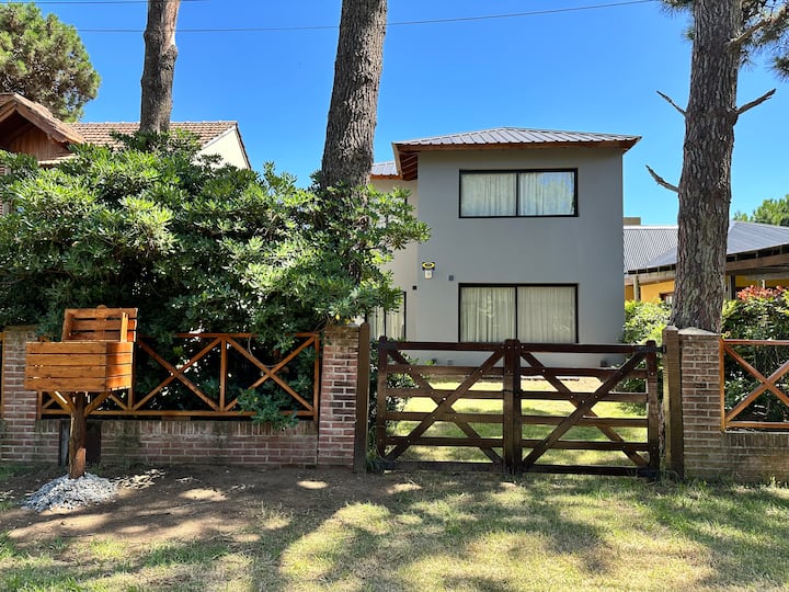 Hermosa Casa Nueva Cerca Del Mar - Pinamar