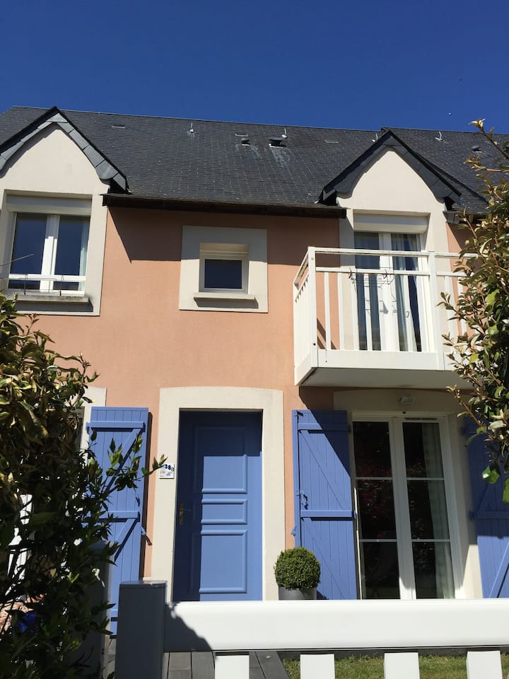 Charmant Cottage Avec Jardin à Port Guillaume - Cabourg