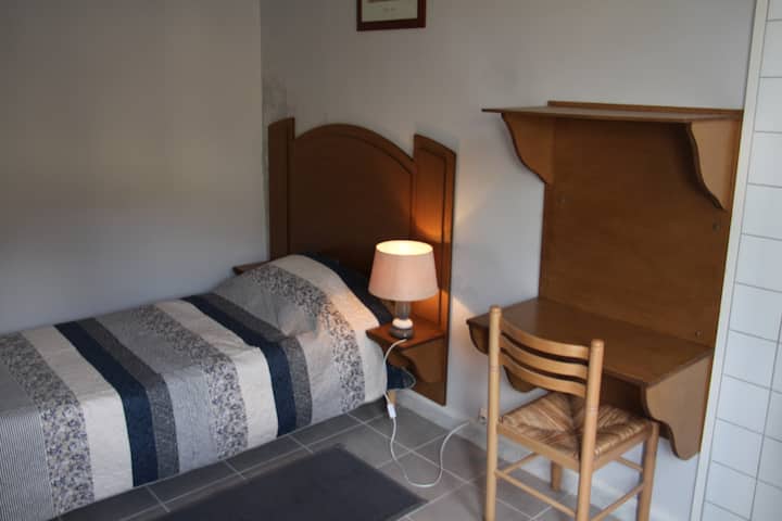 Chambre D'hôtel 1 Pers. Douche & Wc Communs - Pantin