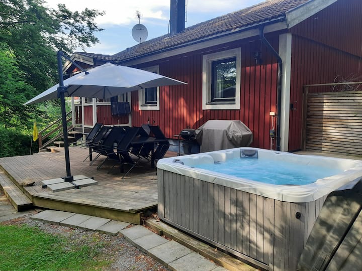 Stort Hus För 8 Personer Spabad, Massage, Bastu. - Karlshamn