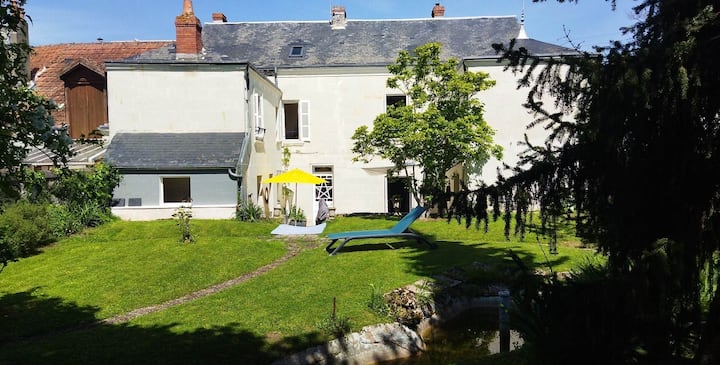 Maison De Ville Climatisée De 120m2 Avec Jardin - Châtellerault