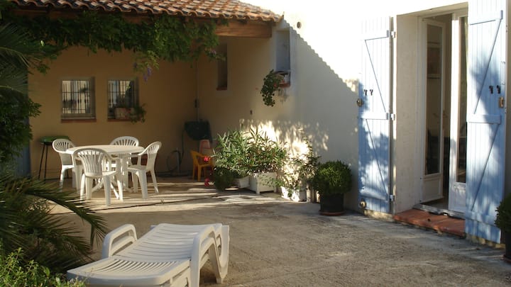 T2 Indépendant Dans Villa Sur Terrain De 1400 M² - Sanary-sur-Mer