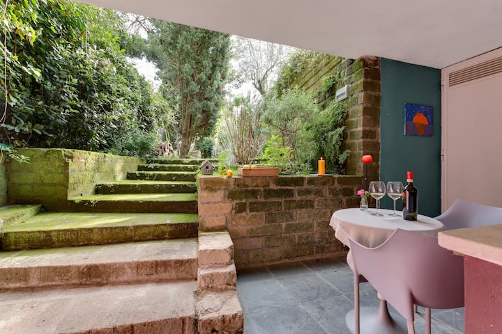 The Little House In The Garden - Rome