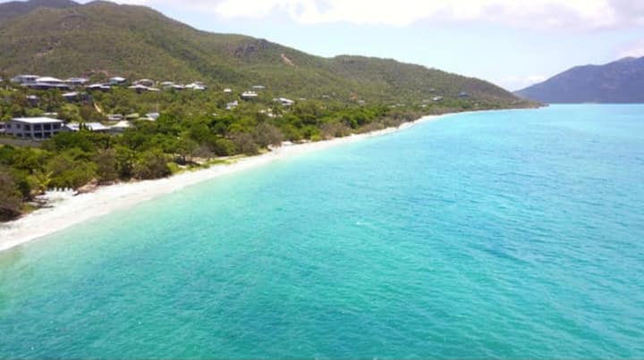 Reefside Retreat - Absolute Beachfront - Tiny Home - Dingo Beach