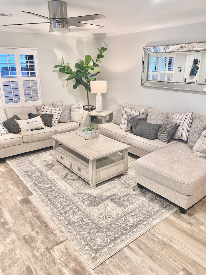 Walk To Beach* Gear Included* Modern* Sleep 6 - Miramar Beach, FL