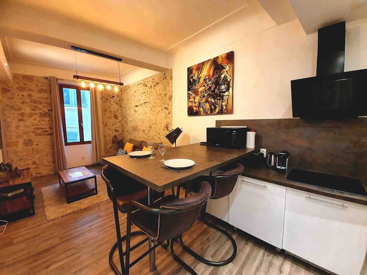 Magnifique Appartement En Coeur De Ville. - Antibes