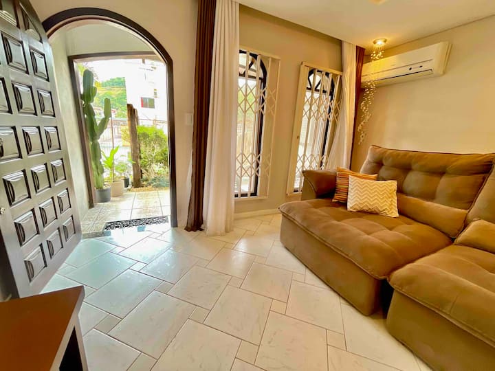 Casa Ampla Para Grandes Grupos - Joinville