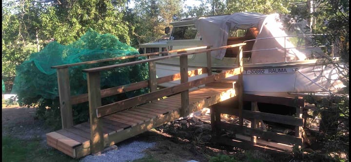 Ainutlaatuinen Majoitus Veneessä (Kuivalla Maalla) - Rauma