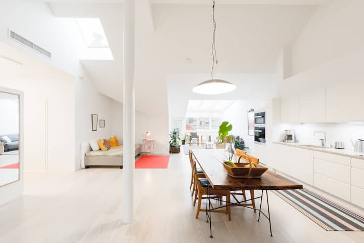Spacious Top-floor Loft Studio Apartment - Helsinki