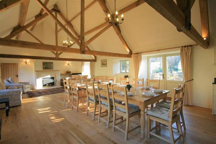 The Pantiles. Beautiful And Spacious Oak Barn - Tetbury