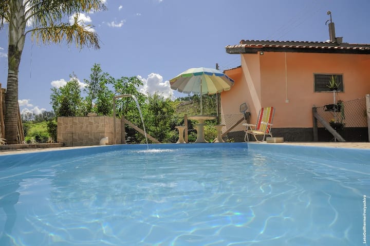 Chácara Completa Piscina,utensílios, Muito Bem Cuidada De Uso Familiar,churrasqueira, Forno Pizza A Lenha,fogão De Lenha, Duas Cozinhas (Interna E Externa) 1 Suíte Dentro Da Casa Mais Um Quarto  Grande, Na Edicula 1 Quarto Cama Casal E Banheiro Fora. - Socorro