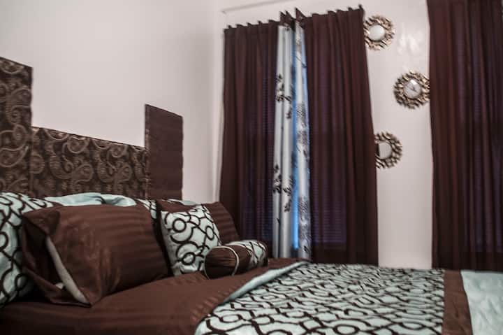 Cozy 3 Bedroom Home - Baltimore, MD