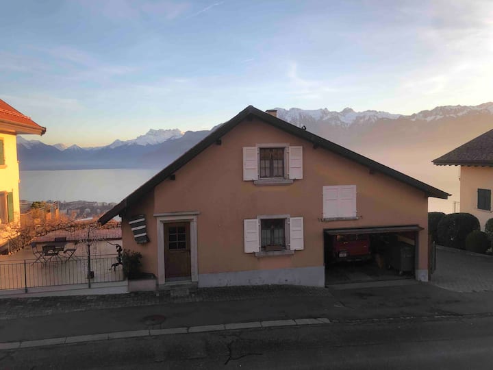 Chambre Avec Une Salle De Bain - 브베