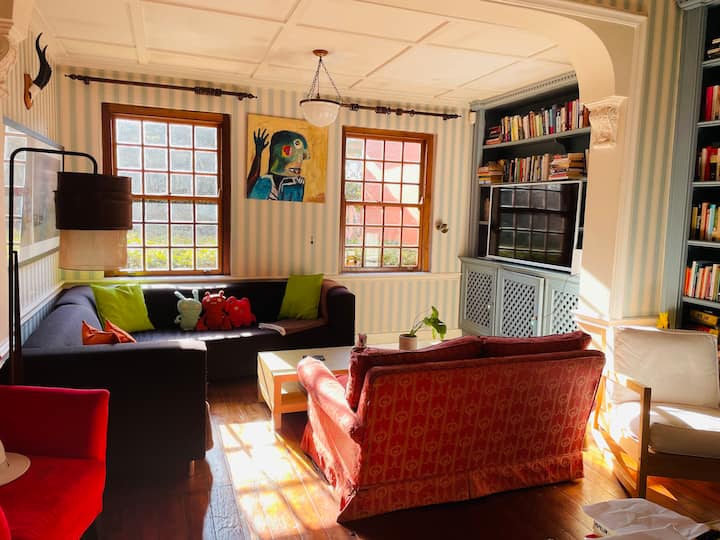 Eclectic Family Country Cottage - Johannesburg