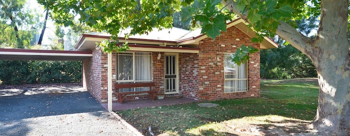 Lorikeet Cottage At Perricoota Place - Moama